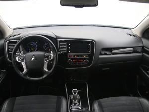 Mitsubishi Outlander 2020 Viļņa, ar dzinēja tilpumu 2.40 L un nobraukumu 151 tūkst. km par 19399 €, foto 3 vietnē AUTOMOTO.COM.LV