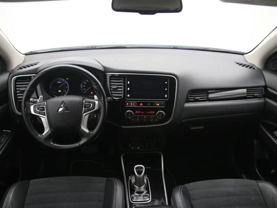 Mitsubishi Outlander 2020 Viļņa, ar dzinēja tilpumu 2.40 L un nobraukumu 151 tūkst. km par 19399 €, foto 3 vietnē AUTOMOTO.COM.LV