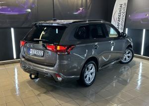 Mitsubishi Outlander 2020 in Vilnius, with an engine capacity of 2.40 L and mileage of 84 thousand km for 21950 €, photo 3 on AUTOMOTO.COM.LV