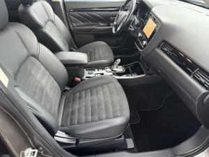 Mitsubishi Outlander 2020 in Vilnius, with an engine capacity of 2.40 L and mileage of 84 thousand km for 21950 €, photo 5 on AUTOMOTO.COM.LV