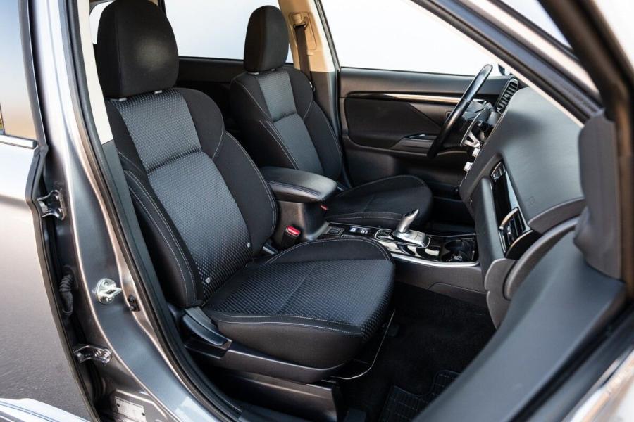 Mitsubishi Outlander 2020 Rīga, ar dzinēja tilpumu 2.40 L un nobraukumu 85 tūkst. km par 19500 €, foto 7 vietnē AUTOMOTO.COM.LV
