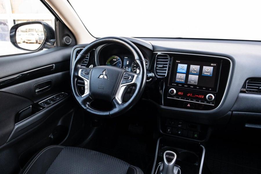 Mitsubishi Outlander 2020 Rīga, ar dzinēja tilpumu 2.40 L un nobraukumu 85 tūkst. km par 19500 €, foto 12 vietnē AUTOMOTO.COM.LV