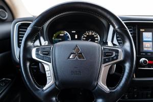 Mitsubishi Outlander 2020 Rīga, ar dzinēja tilpumu 2.40 L un nobraukumu 85 tūkst. km par 19500 €, foto 15 vietnē AUTOMOTO.COM.LV