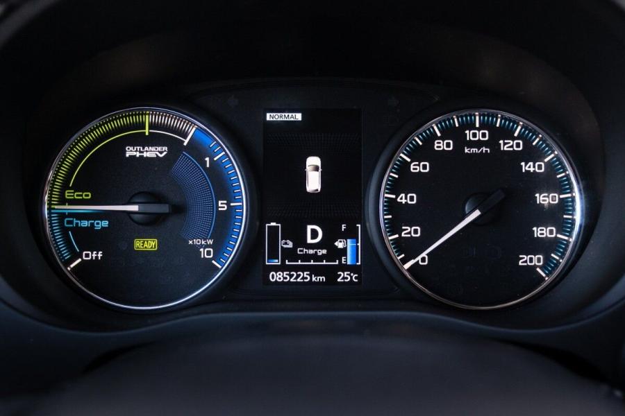 Mitsubishi Outlander 2020 Rīga, ar dzinēja tilpumu 2.40 L un nobraukumu 85 tūkst. km par 19500 €, foto 16 vietnē AUTOMOTO.COM.LV