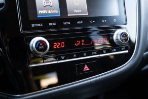Mitsubishi Outlander 2020 Rīga, ar dzinēja tilpumu 2.40 L un nobraukumu 85 tūkst. km par 19500 €, foto 19 vietnē AUTOMOTO.COM.LV