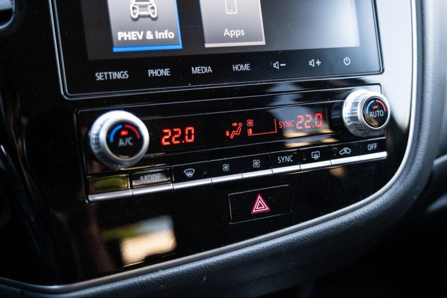 Mitsubishi Outlander 2020 Rīga, ar dzinēja tilpumu 2.40 L un nobraukumu 85 tūkst. km par 19500 €, foto 19 vietnē AUTOMOTO.COM.LV