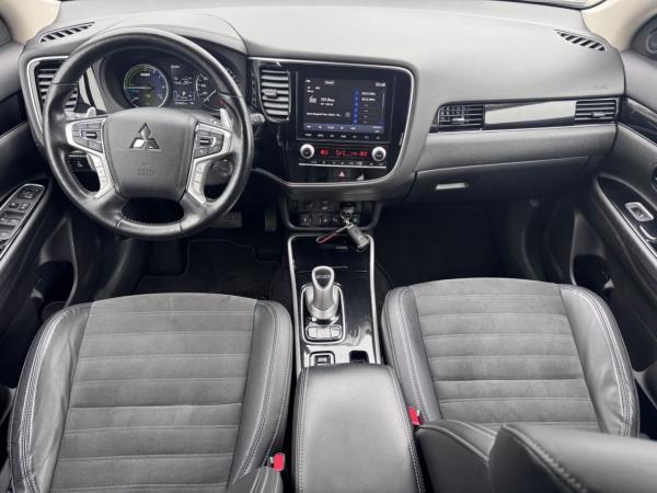 Mitsubishi Outlander 2021 Viļņa, ar dzinēja tilpumu 2.40 L un nobraukumu 78 tūkst. km par 18950 €, foto 3 vietnē AUTOMOTO.COM.LV