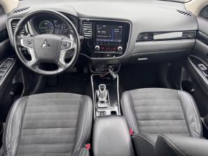 Mitsubishi Outlander 2021 in Vilnius, with an engine capacity of 2.40 L and mileage of 78 thousand km for 18950 €, photo 4 on AUTOMOTO.COM.LV