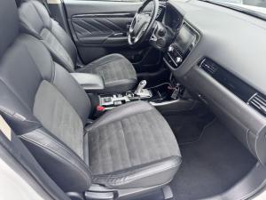 Mitsubishi Outlander 2021 in Vilnius, with an engine capacity of 2.40 L and mileage of 78 thousand km for 18950 €, photo 5 on AUTOMOTO.COM.LV