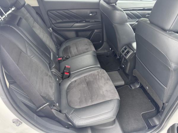 Mitsubishi Outlander 2021 Viļņa, ar dzinēja tilpumu 2.40 L un nobraukumu 78 tūkst. km par 18950 €, foto 5 vietnē AUTOMOTO.COM.LV