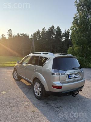 Zaļš Mitsubishi Outlander 2008 Rīga, ar dzinēja tilpumu 2.40 L un nobraukumu 160 tūkst. km par 2800 €, foto 4 vietnē AUTOMOTO.COM.LV