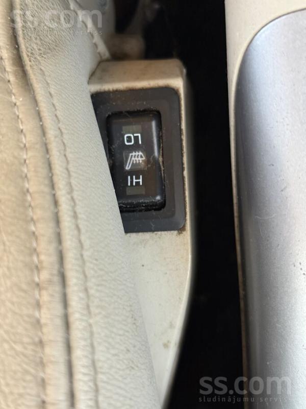 Зеленый Мицубиси Аутлендер 2008 в Рига, объемом двигателя 2.40 л и пробегом 160 тыс. км за 2800 €, фото 10 на AUTOMOTO.COM.LV