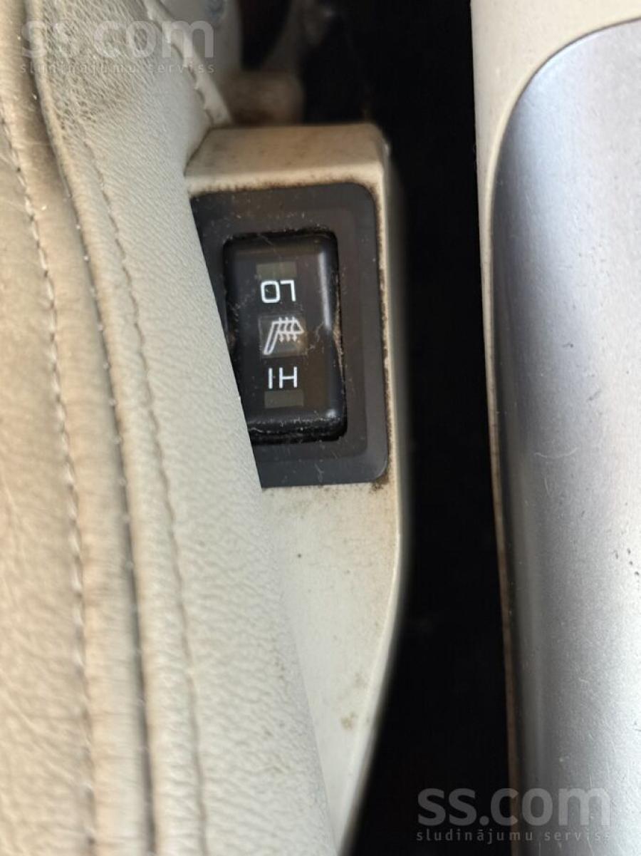 Zaļš Mitsubishi Outlander 2008 Rīga, ar dzinēja tilpumu 2.40 L un nobraukumu 160 tūkst. km par 2800 €, foto 11 vietnē AUTOMOTO.COM.LV