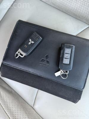 Zaļš Mitsubishi Outlander 2008 Rīga, ar dzinēja tilpumu 2.40 L un nobraukumu 160 tūkst. km par 2800 €, foto 13 vietnē AUTOMOTO.COM.LV