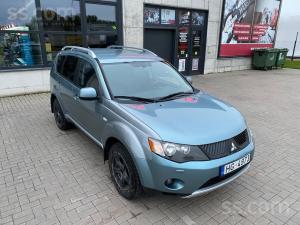 Zaļš Mitsubishi Outlander 2008 Cēsis, ar dzinēja tilpumu 2.00 L un nobraukumu 291 tūkst. km par 2499 €, foto 5 vietnē AUTOMOTO.COM.LV