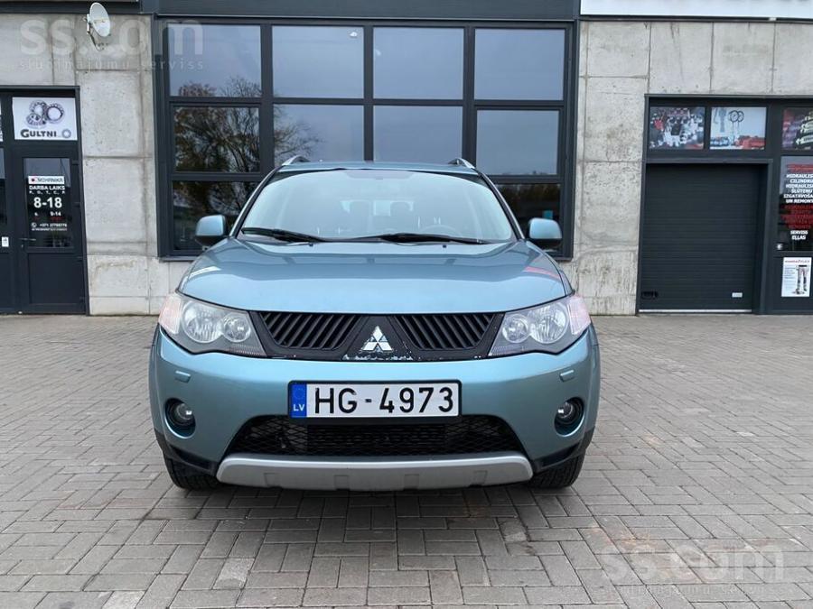 Zaļš Mitsubishi Outlander 2008 Cēsis, ar dzinēja tilpumu 2.00 L un nobraukumu 291 tūkst. km par 2499 €, foto 6 vietnē AUTOMOTO.COM.LV