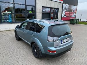 Zaļš Mitsubishi Outlander 2008 Cēsis, ar dzinēja tilpumu 2.00 L un nobraukumu 291 tūkst. km par 2499 €, foto 10 vietnē AUTOMOTO.COM.LV