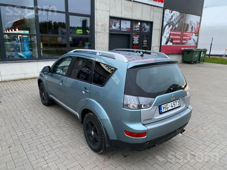 Zaļš Mitsubishi Outlander 2008 Cēsis, ar dzinēja tilpumu 2.00 L un nobraukumu 291 tūkst. km par 2499 €, foto 10 vietnē AUTOMOTO.COM.LV