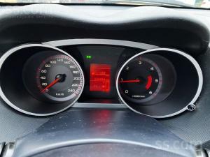 Zaļš Mitsubishi Outlander 2008 Cēsis, ar dzinēja tilpumu 2.00 L un nobraukumu 291 tūkst. km par 2499 €, foto 16 vietnē AUTOMOTO.COM.LV