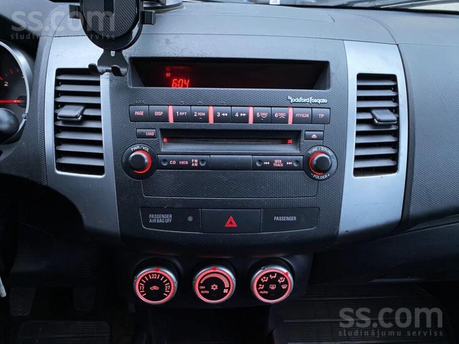 Zaļš Mitsubishi Outlander 2008 Cēsis, ar dzinēja tilpumu 2.00 L un nobraukumu 291 tūkst. km par 2499 €, foto 17 vietnē AUTOMOTO.COM.LV