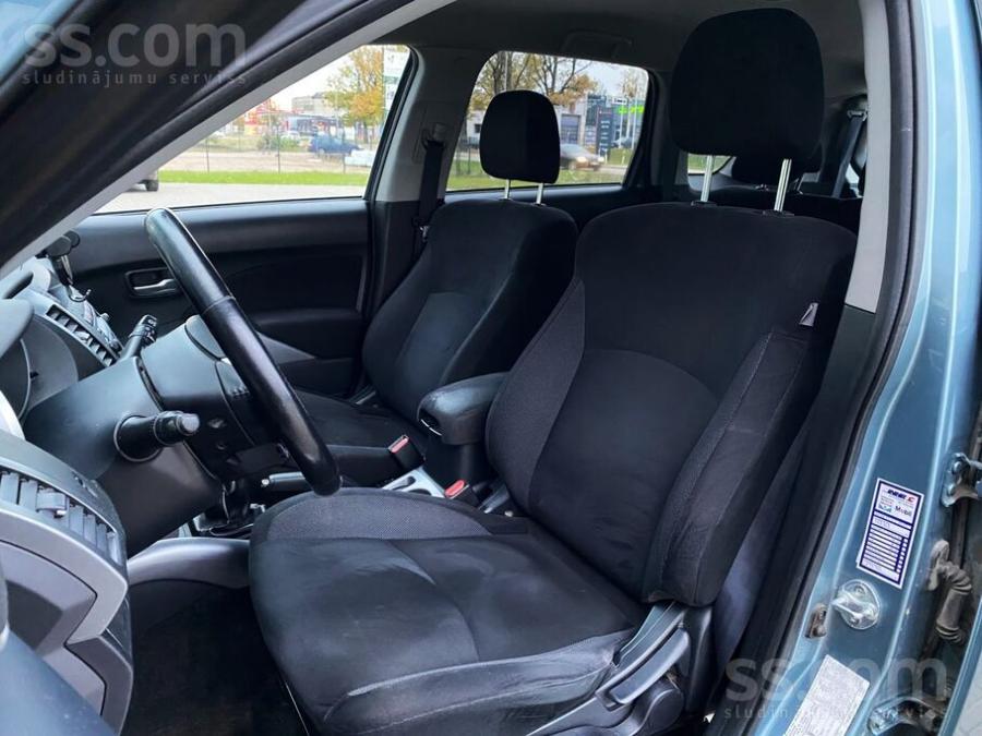 Zaļš Mitsubishi Outlander 2008 Cēsis, ar dzinēja tilpumu 2.00 L un nobraukumu 291 tūkst. km par 2499 €, foto 23 vietnē AUTOMOTO.COM.LV