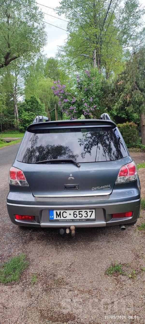 Grey Mitsubishi Outlander 2004 in Riga, with an engine capacity of 2.40 L and mileage of 169 thousand km for 2500 €, photo 2 on AUTOMOTO.COM.LV