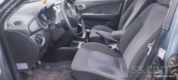 Grey Mitsubishi Outlander 2004 in Riga, with an engine capacity of 2.40 L and mileage of 169 thousand km for 2500 €, photo 7 on AUTOMOTO.COM.LV