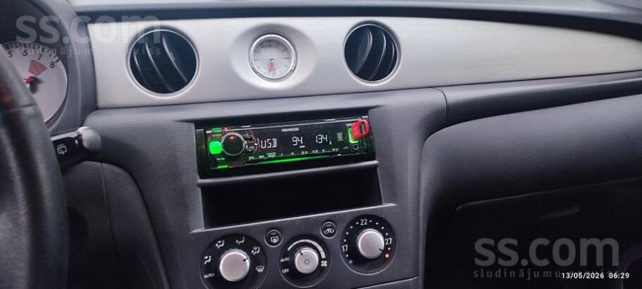 Pelēks Mitsubishi Outlander 2004 Rīga, ar dzinēja tilpumu 2.40 L un nobraukumu 169 tūkst. km par 2500 €, foto 9 vietnē AUTOMOTO.COM.LV