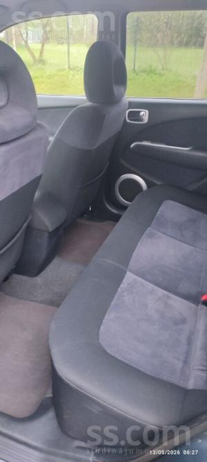 Pelēks Mitsubishi Outlander 2004 Rīga, ar dzinēja tilpumu 2.40 L un nobraukumu 169 tūkst. km par 2500 €, foto 12 vietnē AUTOMOTO.COM.LV