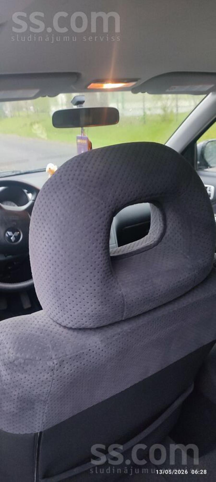 Pelēks Mitsubishi Outlander 2004 Rīga, ar dzinēja tilpumu 2.40 L un nobraukumu 169 tūkst. km par 2500 €, foto 13 vietnē AUTOMOTO.COM.LV