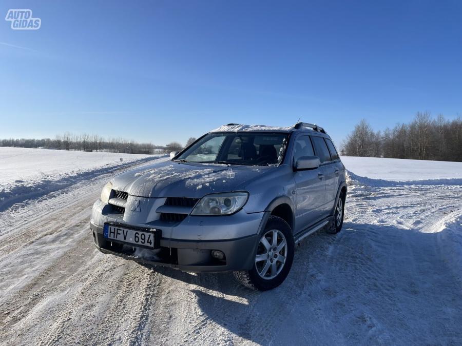Серый Мицубиси Аутлендер 2005 в Вевис, объемом двигателя 2.40 л и пробегом 225 тыс. км за 2000 €, фото 1 на AUTOMOTO.COM.LV
