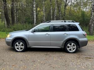 Grey Mitsubishi Outlander 2005 in Riga, with an engine capacity of 2.40 L and mileage of 0 thousand km for 2799 €, photo 3 on AUTOMOTO.COM.LV