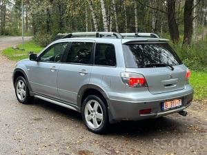 Grey Mitsubishi Outlander 2005 in Riga, with an engine capacity of 2.40 L and mileage of 0 thousand km for 2799 €, photo 4 on AUTOMOTO.COM.LV