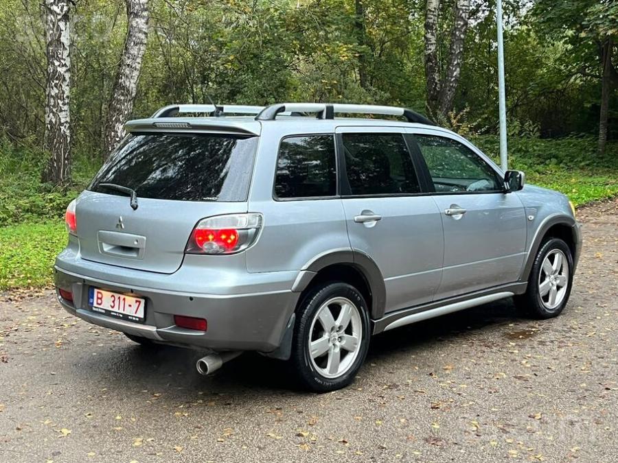 Grey Mitsubishi Outlander 2005 in Riga, with an engine capacity of 2.40 L and mileage of 0 thousand km for 2799 €, photo 6 on AUTOMOTO.COM.LV