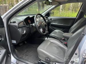 Grey Mitsubishi Outlander 2005 in Riga, with an engine capacity of 2.40 L and mileage of 0 thousand km for 2799 €, photo 10 on AUTOMOTO.COM.LV