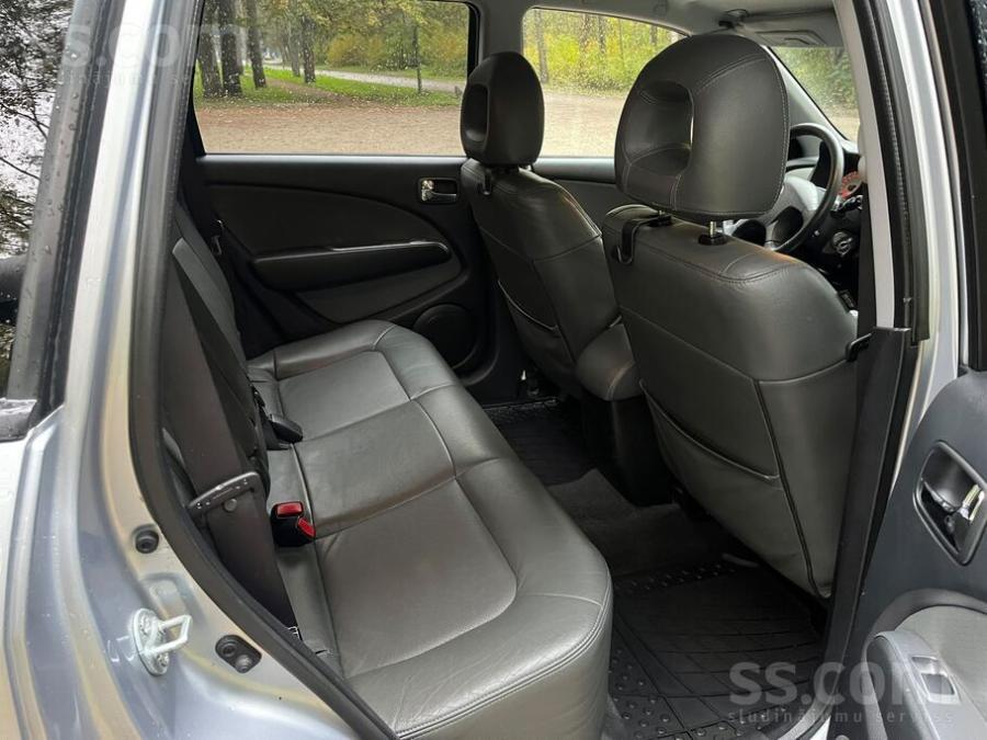 Grey Mitsubishi Outlander 2005 in Riga, with an engine capacity of 2.40 L and mileage of 0 thousand km for 2799 €, photo 23 on AUTOMOTO.COM.LV