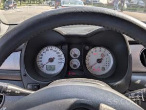 Pelēks Mitsubishi Outlander 2006 Rīga, ar dzinēja tilpumu 2.40 L un nobraukumu 219 tūkst. km par 3100 €, foto  vietnē AUTOMOTO.COM.LV