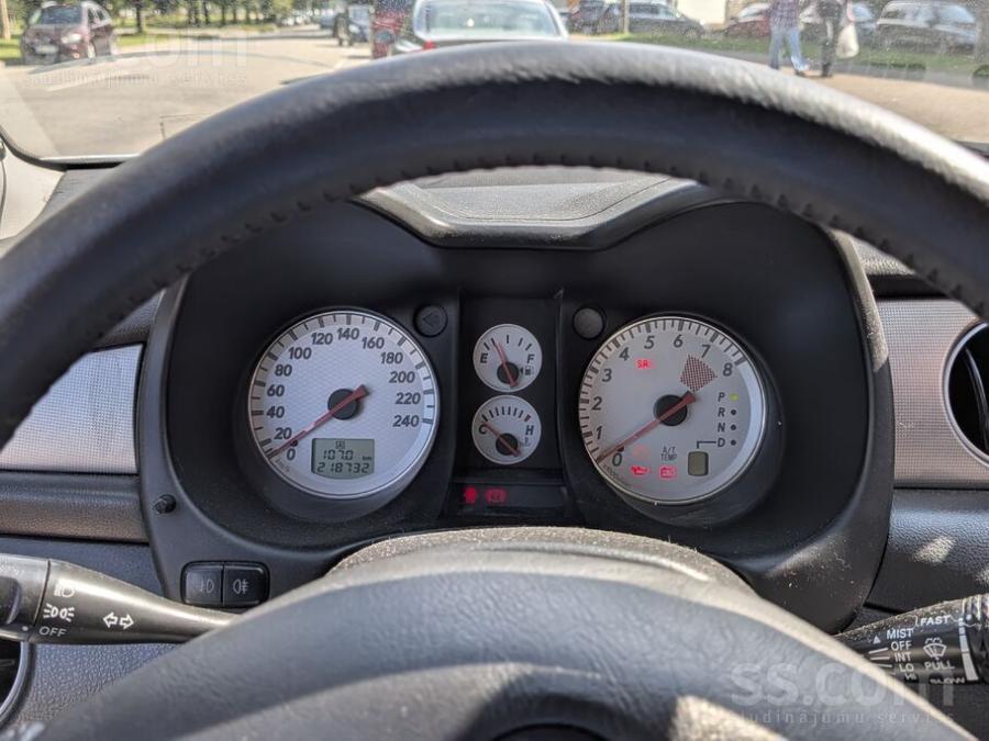 Pelēks Mitsubishi Outlander 2006 Rīga, ar dzinēja tilpumu 2.40 L un nobraukumu 219 tūkst. km par 3100 €, foto 1 vietnē AUTOMOTO.COM.LV