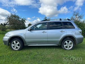 Grey Mitsubishi Outlander 2006 in Daugavpils, with an engine capacity of 2.00 L and mileage of 230 thousand km for 1650 €, photo  on AUTOMOTO.COM.LV