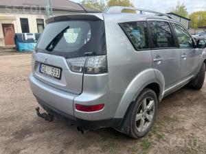 Grey Mitsubishi Outlander 2007 in Riga, with an engine capacity of 2.00 L and mileage of 0 thousand km for 4500 €, photo 6 on AUTOMOTO.COM.LV