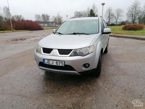Pelēks Mitsubishi Outlander 2007 Utena, ar dzinēja tilpumu 2.00 L un nobraukumu 318 tūkst. km par 2950 €, foto 2 vietnē AUTOMOTO.COM.LV