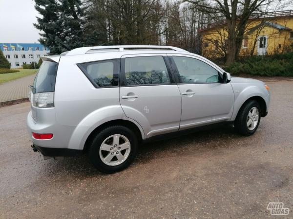 Pelēks Mitsubishi Outlander 2007 Utena, ar dzinēja tilpumu 2.00 L un nobraukumu 318 tūkst. km par 2950 €, foto 6 vietnē AUTOMOTO.COM.LV