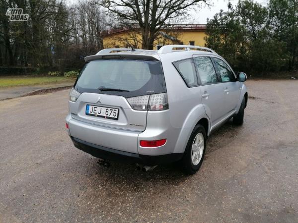 Pelēks Mitsubishi Outlander 2007 Utena, ar dzinēja tilpumu 2.00 L un nobraukumu 318 tūkst. km par 2950 €, foto 7 vietnē AUTOMOTO.COM.LV