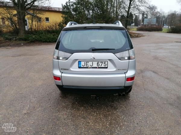 Pelēks Mitsubishi Outlander 2007 Utena, ar dzinēja tilpumu 2.00 L un nobraukumu 318 tūkst. km par 2950 €, foto 8 vietnē AUTOMOTO.COM.LV