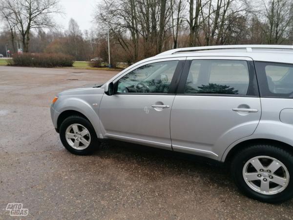 Pelēks Mitsubishi Outlander 2007 Utena, ar dzinēja tilpumu 2.00 L un nobraukumu 318 tūkst. km par 2950 €, foto 10 vietnē AUTOMOTO.COM.LV
