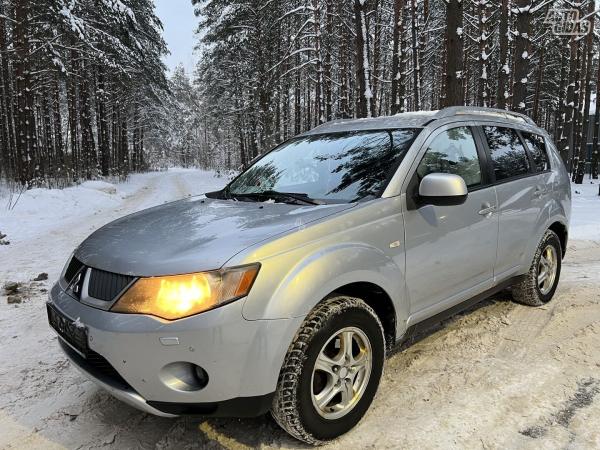 Pelēks Mitsubishi Outlander 2007 Viļņa, ar dzinēja tilpumu 2.00 L un nobraukumu 300 tūkst. km par 2950 €, foto 2 vietnē AUTOMOTO.COM.LV