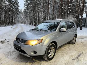 Pelēks Mitsubishi Outlander 2007 Viļņa, ar dzinēja tilpumu 2.00 L un nobraukumu 300 tūkst. km par 2950 €, foto 3 vietnē AUTOMOTO.COM.LV