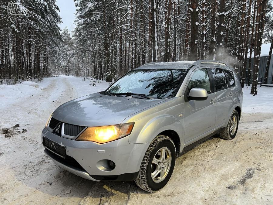 Pelēks Mitsubishi Outlander 2007 Viļņa, ar dzinēja tilpumu 2.00 L un nobraukumu 300 tūkst. km par 2950 €, foto 3 vietnē AUTOMOTO.COM.LV