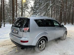 Pelēks Mitsubishi Outlander 2007 Viļņa, ar dzinēja tilpumu 2.00 L un nobraukumu 300 tūkst. km par 2950 €, foto 6 vietnē AUTOMOTO.COM.LV