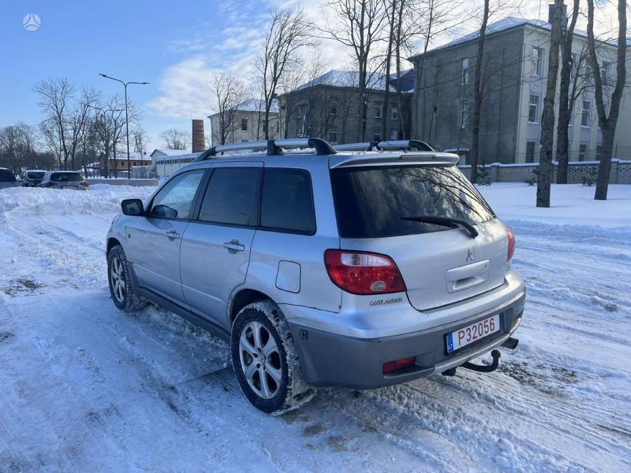 Серый Мицубиси Аутлендер 2007 в Укмерге, объемом двигателя 2.00 л и пробегом 417 тыс. км за 1800 €, фото 1 на AUTOMOTO.COM.LV